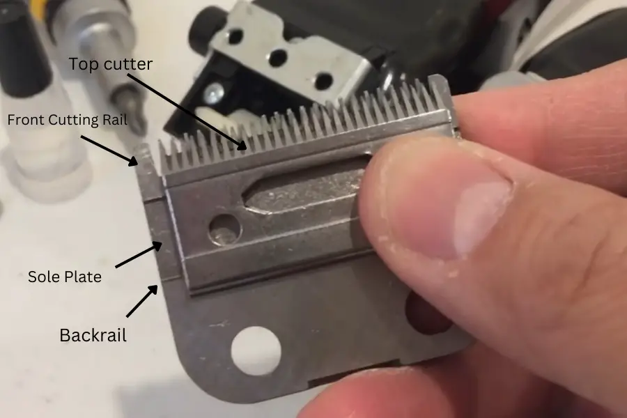 Mineral Oil for Hair Clippers - (What You NEED To Know)